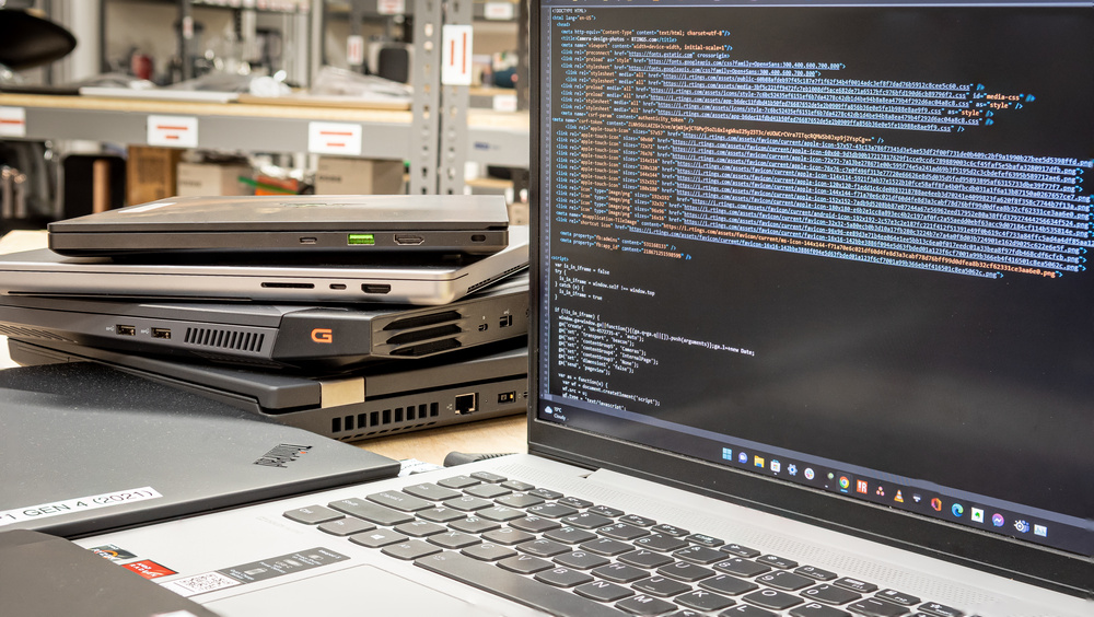 چه لپ تاپی برای برنامه نویسی خوبه؟ | لپ‌تاپ مناسب برای برنامه‌نویسی در 3 سطح مختلف - شهرتكنولوژي